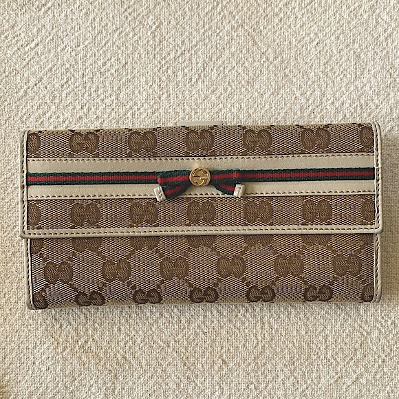 Gucci | Bags | Authentic Vintage Gucci Bifold Wallet | Poshmark